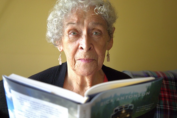 Alma Lee: BC’s Indominatable Writers’ Champion | INSPIRED 55+ Lifestyle ...
